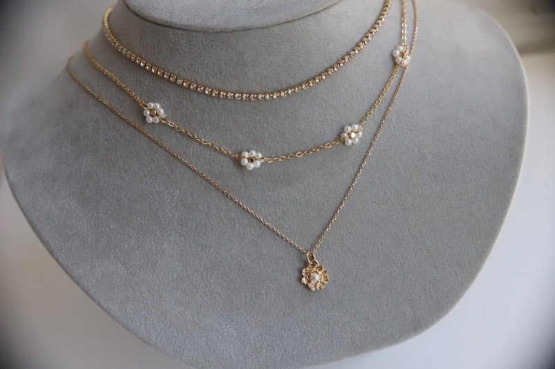 How to Layer Necklaces: Helpful Tips to Avoid Tangles | Etsy