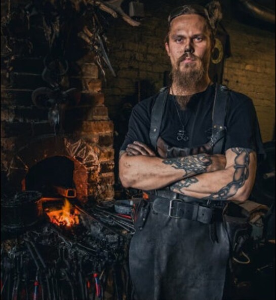 FrostFerrumForge - Etsy