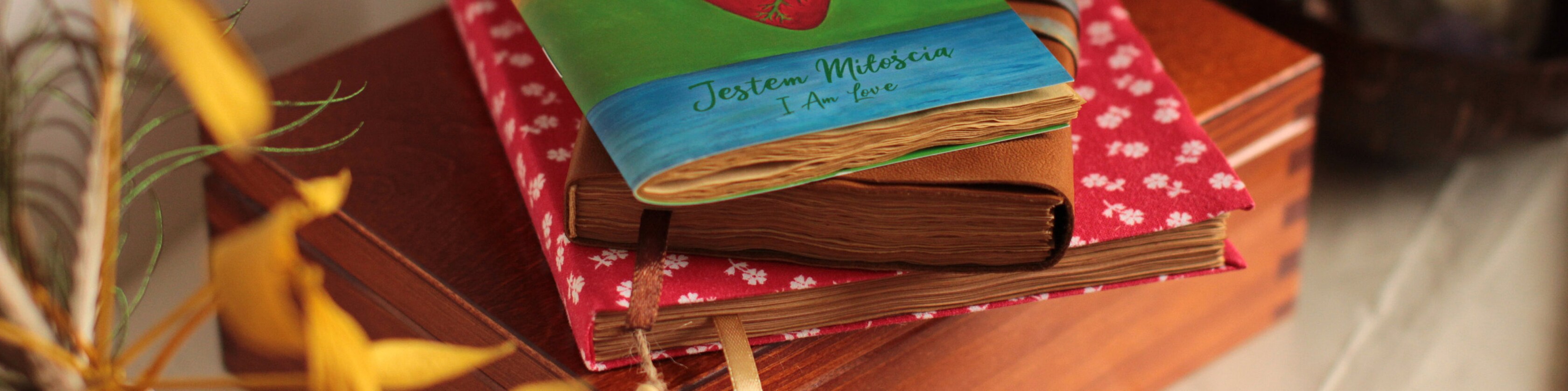 Beautiful & Unique Handmade Journals Paintings Boxes by Patiak