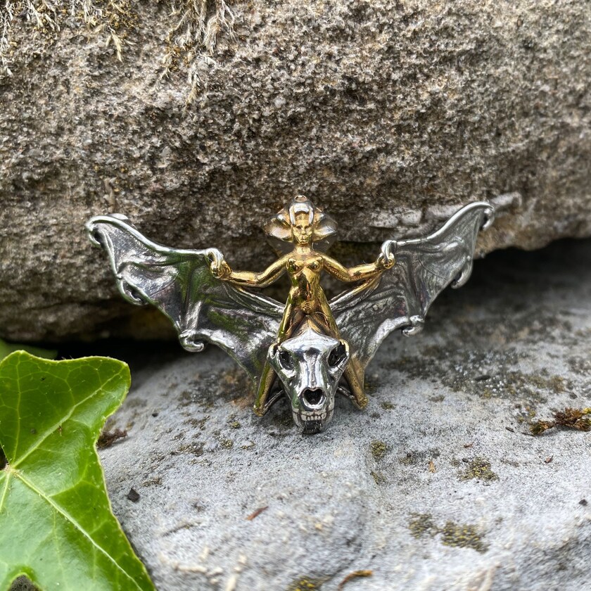 Sculptural jewellery by Robert Christoph von DesignartworkSwiss