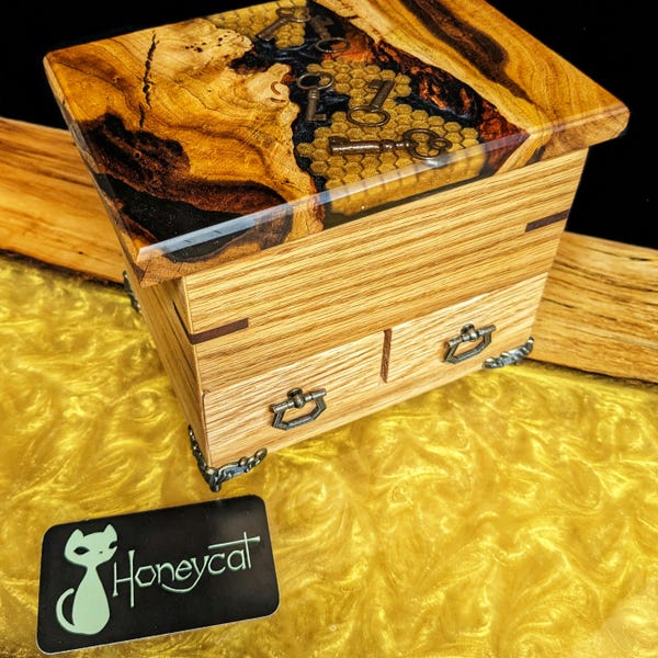 Honeycomb Walnut and Oak Keepsake Box - Etsy