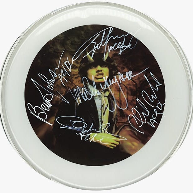 Art & Collectibles does not apply to drumheads Autographed Foo Fighters ...