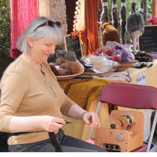 BADGER FACE Welsh Mountain, Torwen Dark Brown Washed Fleece ...