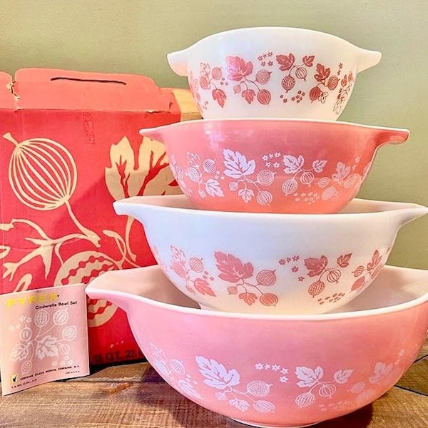 Pyrex Corning Clear Glass Bowls With Blue Ribbons and Flowers Pattern ...