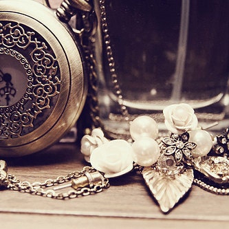 VintagetreasuresAU - Etsy