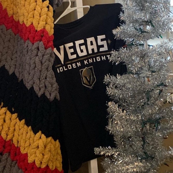 Bluey Hand Knitted Chunky Blanket - Etsy