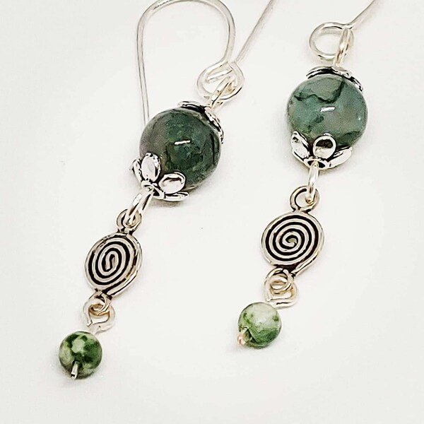 Handmade Emerald Glass and Gold Chain Necklace - Etsy