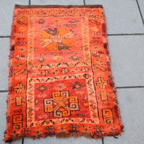 AssyrianRug - Etsy