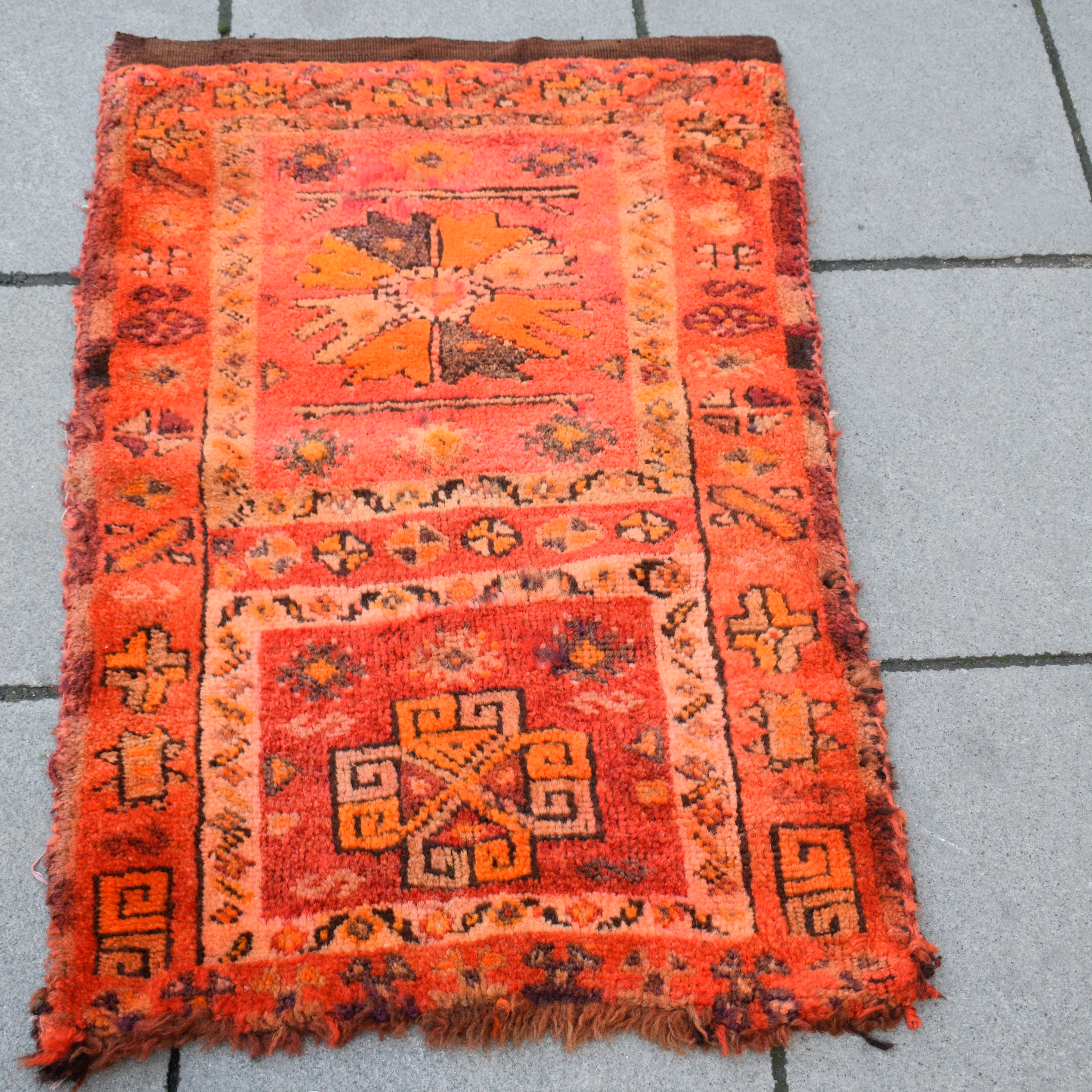 AssyrianRug - Etsy