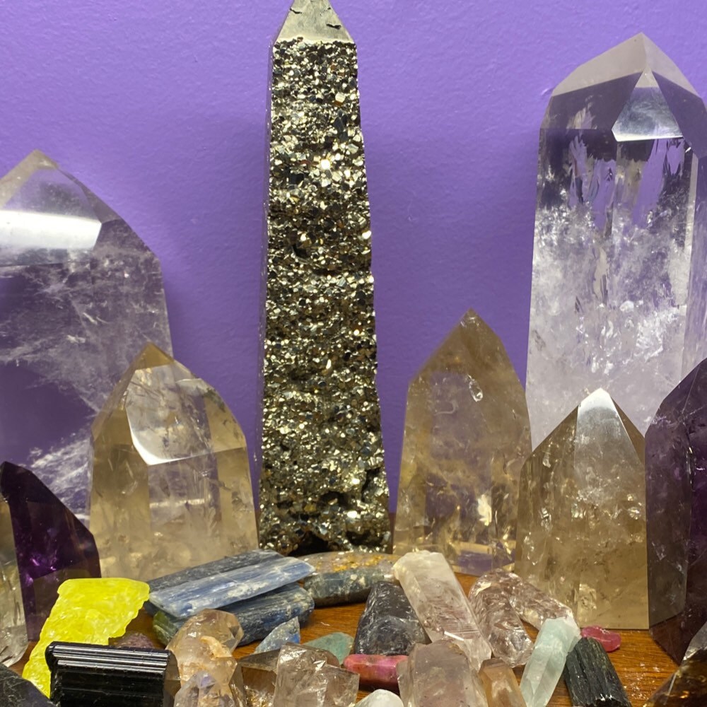 Rocks & Geodes Electric Blue Apatite High Shine Chatoyant Palm Stone ...