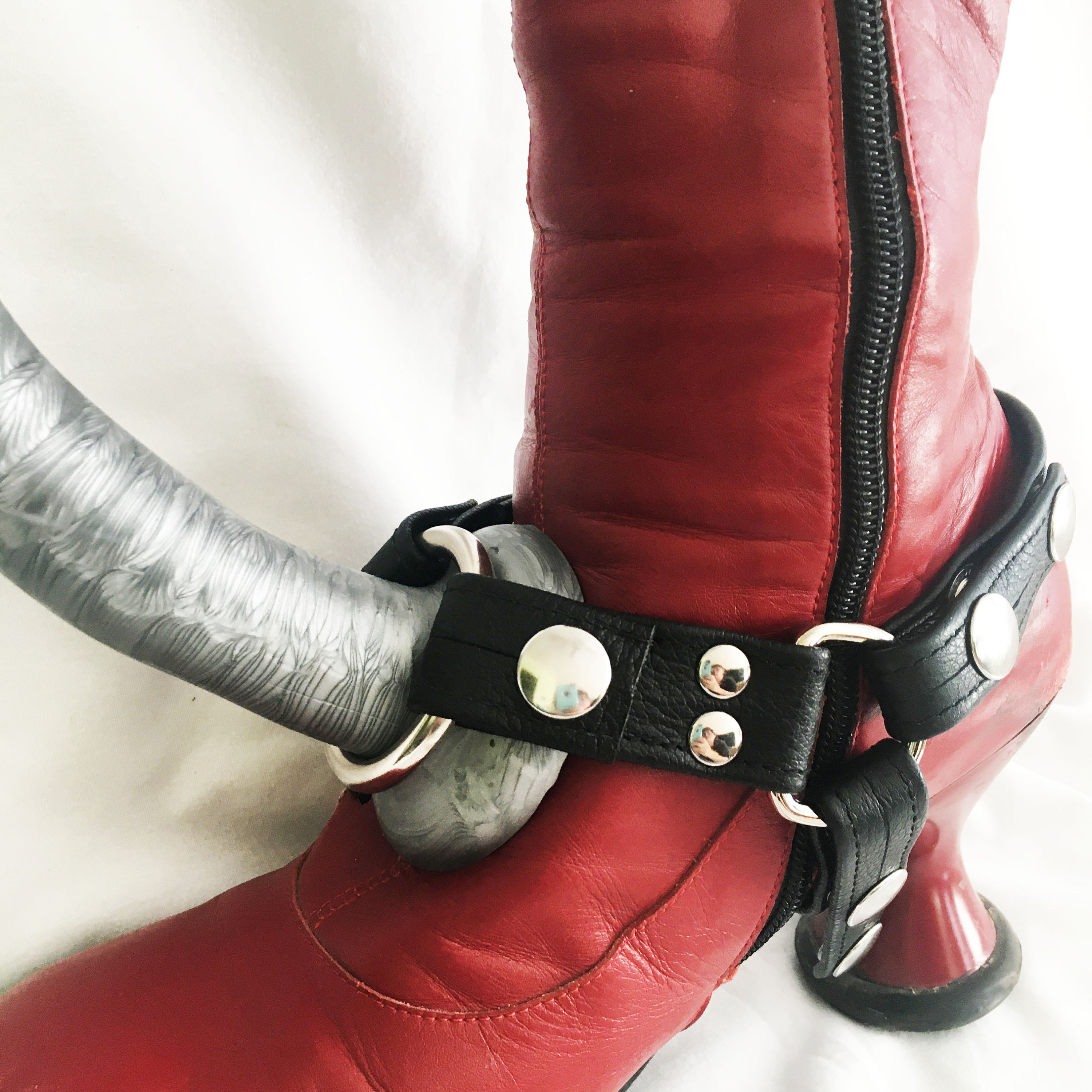 Red Leather Hand Harness (Strapon) - sutechconsultant.co.th