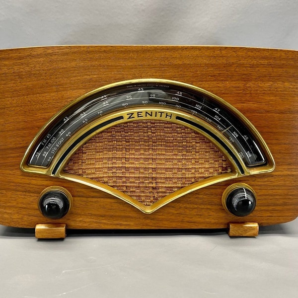 Beautiful 1946 Fada Catalin Radio Model 652. Restored and Working FREE ...