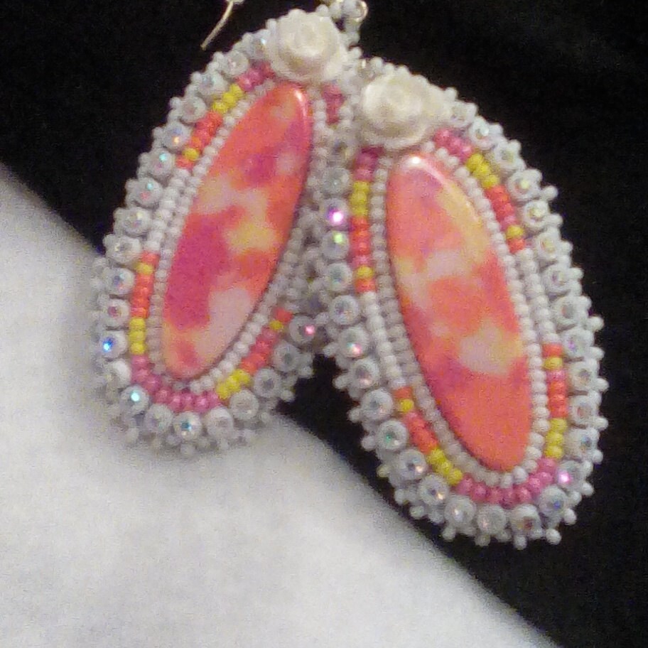 Hand beaded native American jewelry by Deesebeads on Etsy