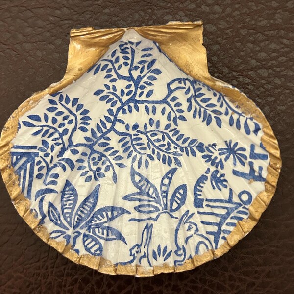 Handmade Decoupaged Oyster Shell Woodland Christmas Ornament/wine ...