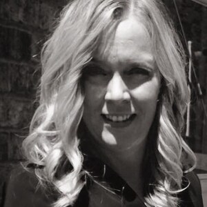 Cool Bookshelf Background for Zoom Meetings Blurred and Normal Version, Virtual Backdrop for ...