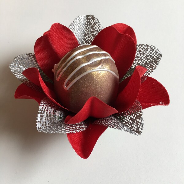 White Wrappers for Holding Chocolate Truffles/ Rustic Wedding ...