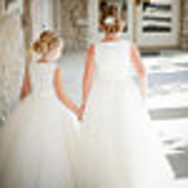 Muslin Mates by Moda. Basic Spotty White 9981 11. This is a Tone on ...