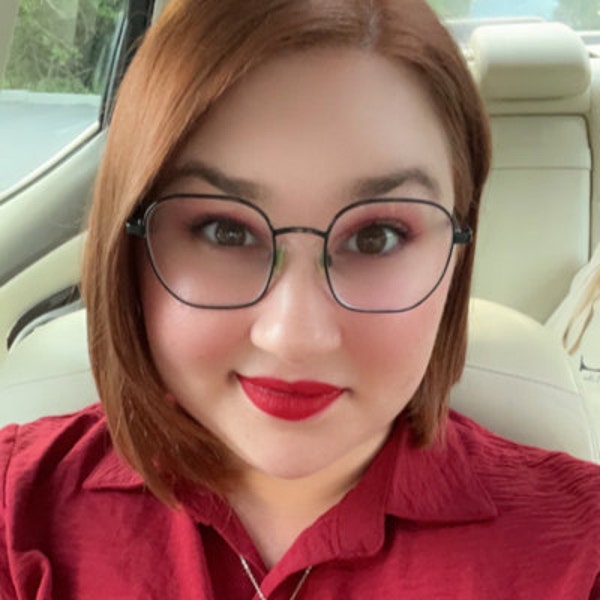 Pngtuber Girl With Brown Hair and Blue Dress, PNG Tuber Streaming ...