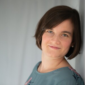 Proverbs 20:7 Printable Fathers Day Footprint Art Righteous Man ...