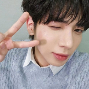 Kpop Custom Handheld Bias Signs - Etsy