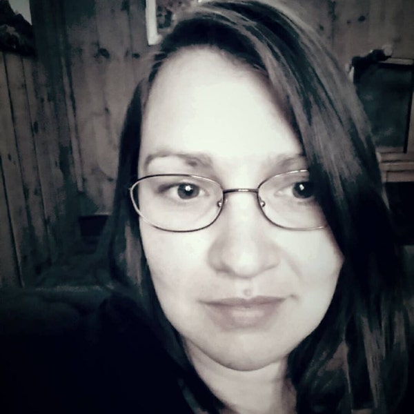 Pride Ring, LGBTQ Ring, Rainbow Ring, Pressed Flowers, Resin Ring ...