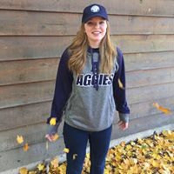 Gildan 18000 Sand, 18000 Mockup, Gildan 18000 Model Mockup, Sand ...