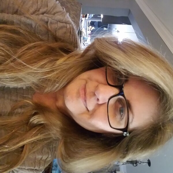 100 Small Orange Buttons, Sizes Range From About 1/4 Inch to 5/8 Inch ...