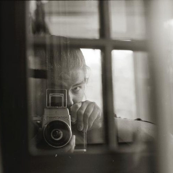 The Glen Cove Modern Shelf Supports, Modern Farmhouse Kitchen Ideas ...